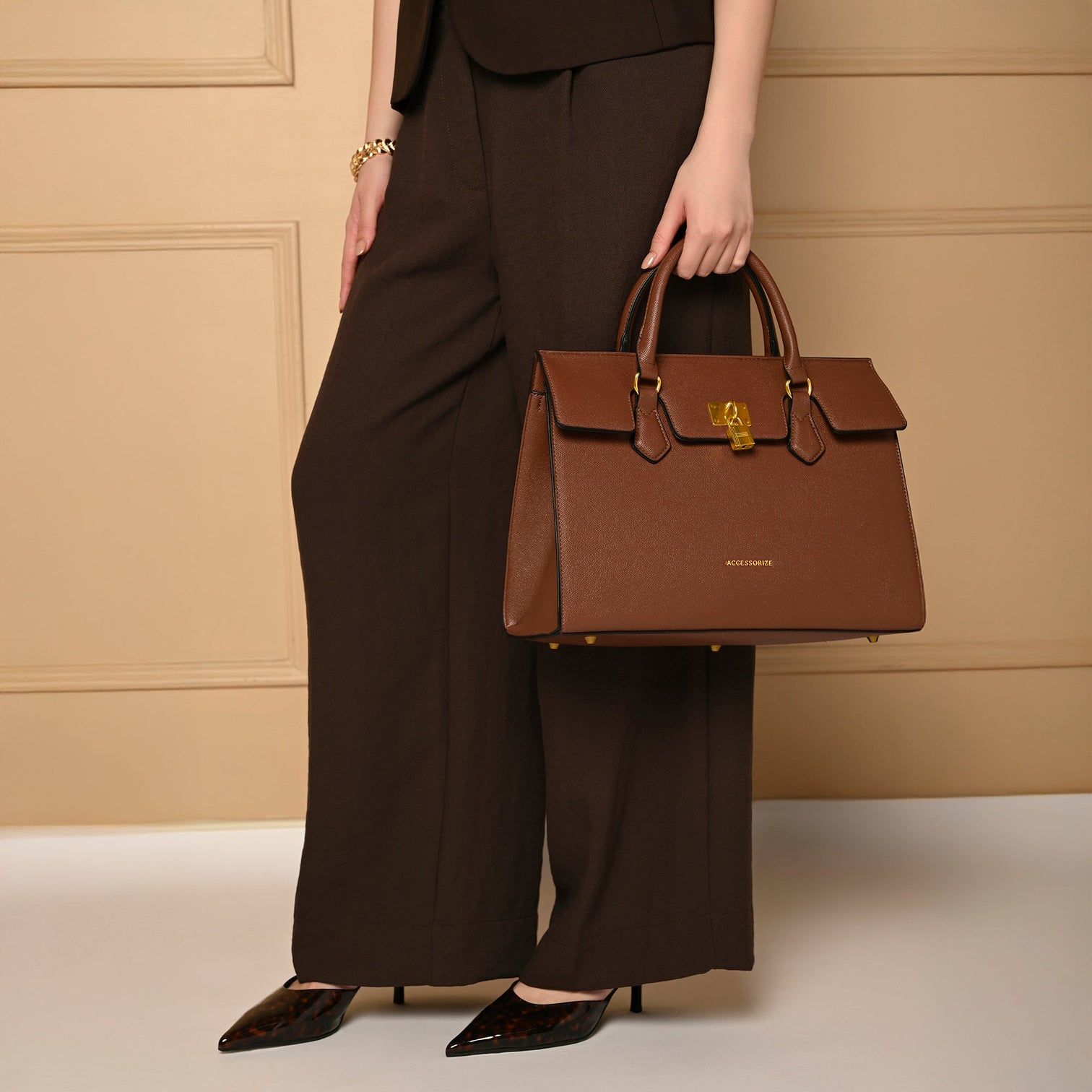 Brown Empress Handheld Structured Top Handle