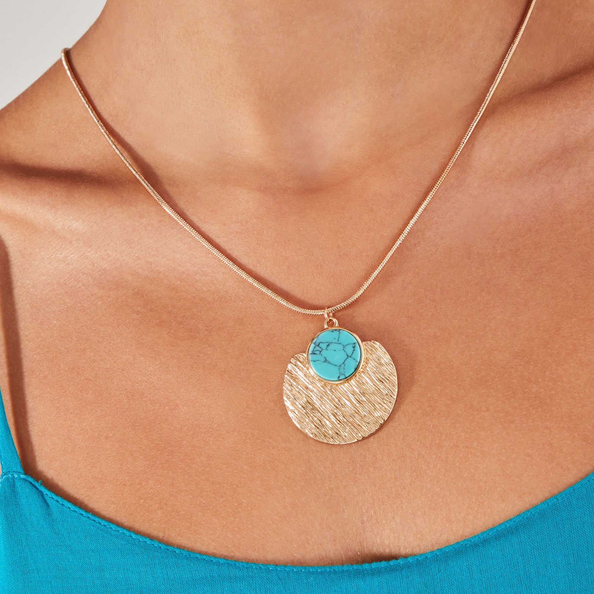 Buy Disc Pendant Necklace Online - Accessorize India
